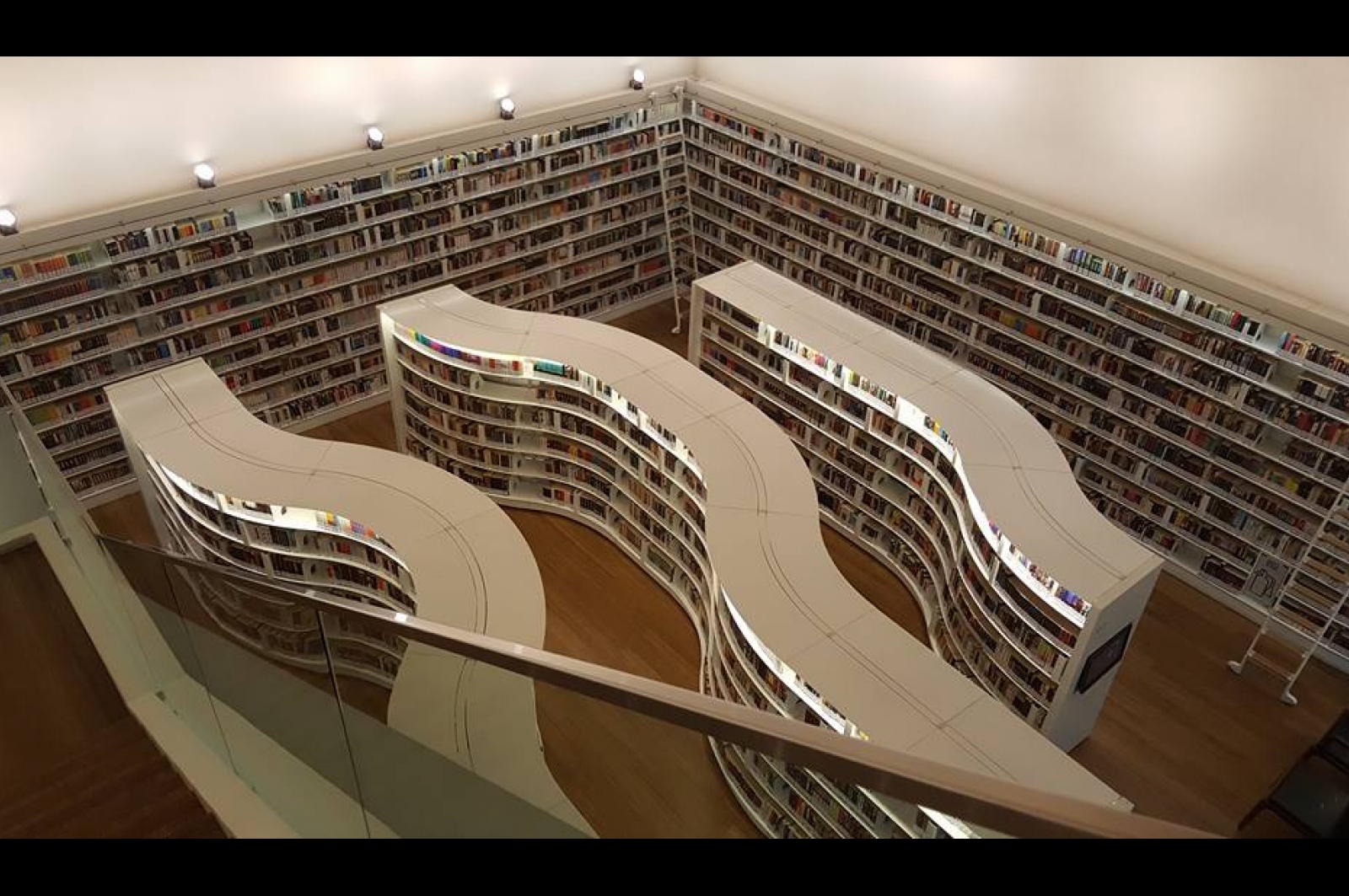 Library@orchard, Central Singapore, Singapore | Gokayu, Your Travel Guide